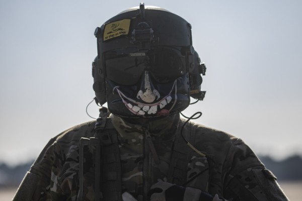 Why (some) Black Hawk crew chiefs paint their face masks fierce