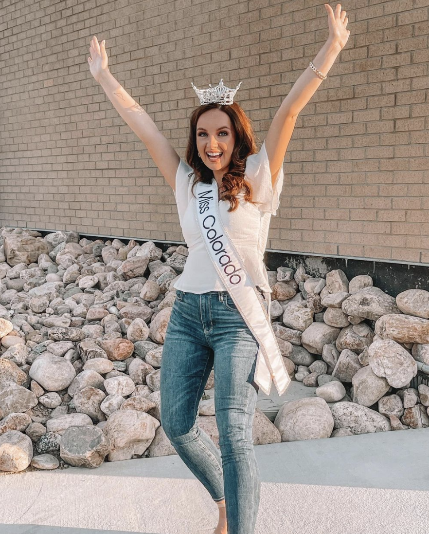 FARK.com: (11570396) Army specialist wins Miss Colorado pageant. We ...