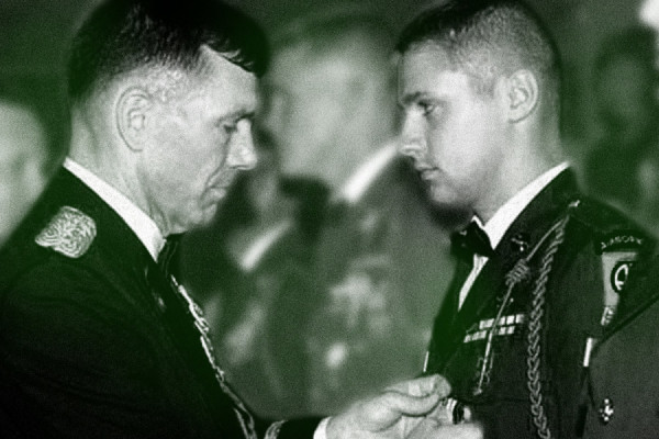 UNSUNG HEROES: This Soldier Killed 11 Insurgents While Bleeding From A ...