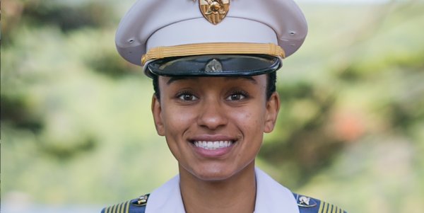 African-American Woman Becomes First To Earn West Point’s Top Cadet ...
