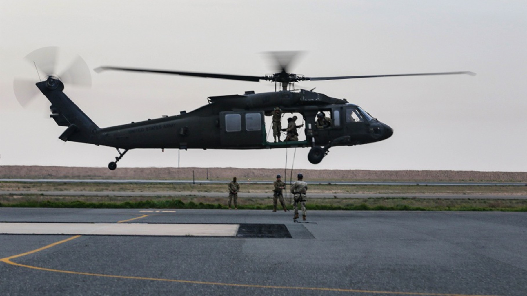 This Black Hawk pilot can teach you to hover in 54 seconds