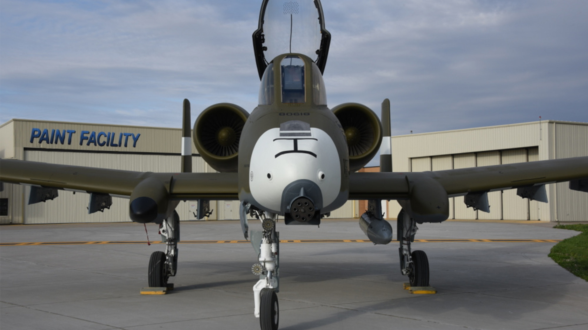 A-10's new paint job pays tribute to the original flying tank of World ...