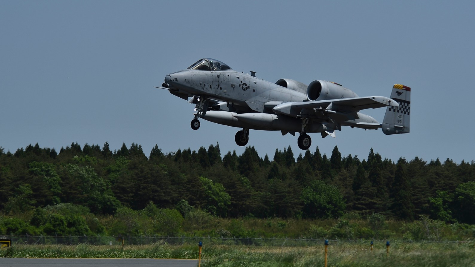 Air Force can't get rid of its A-10 Warthogs just yet, Senate says