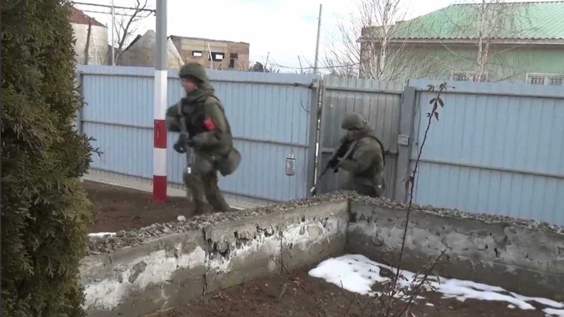 Everything wrong with the Russian military's latest propaganda video