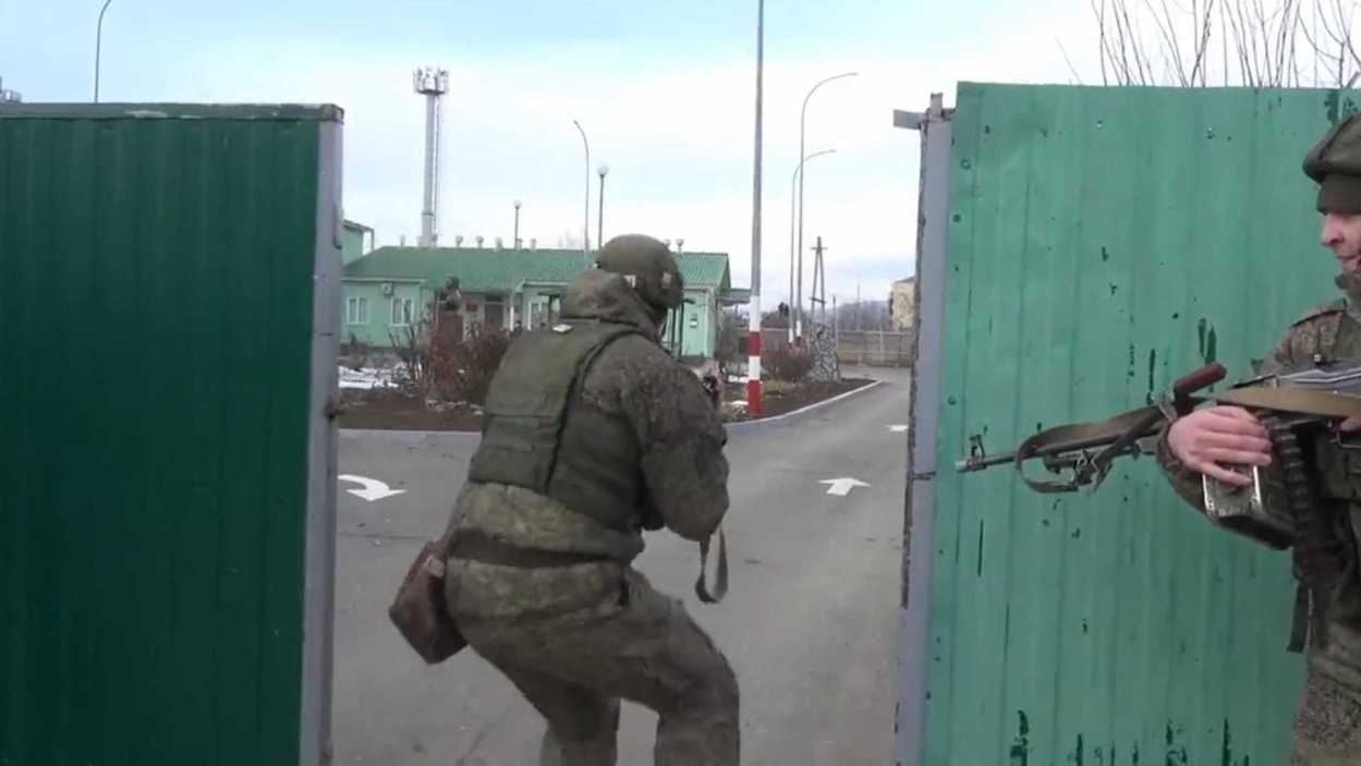 Everything wrong with the Russian military's latest propaganda video