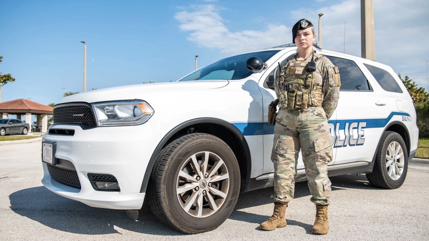 An airman went on a 100 mph car chase to arrest a suspect in Florida