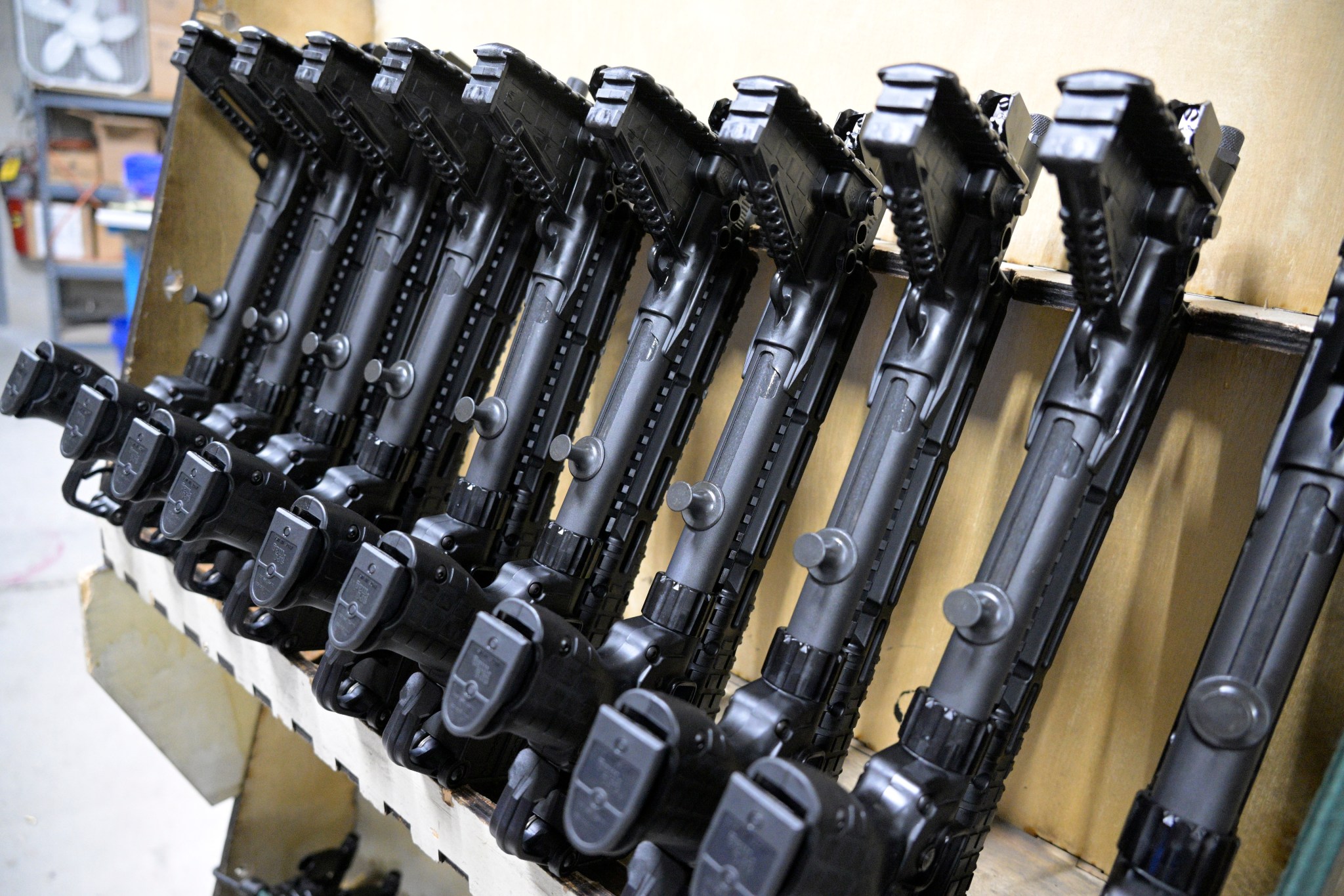 US Navy pilot-turned-gunmaker supplying 400 rifles to Ukraine