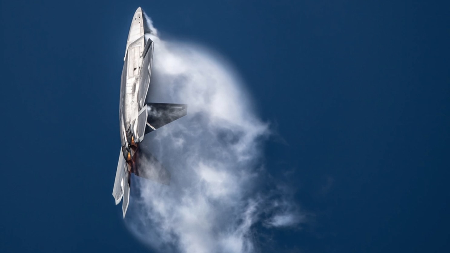 Air Force pilots explain why the F-22 Raptor is a ‘beast’ in aerial combat