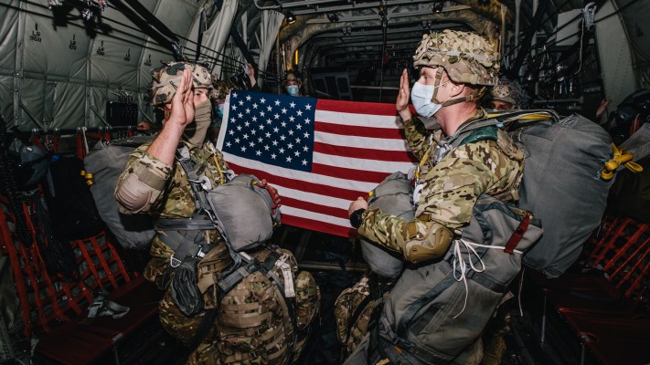 Army considering more bonuses and time off for soldiers who re-enlist