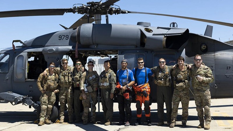 Air Force PJs jump into middle of Pacific Ocean to save a patient