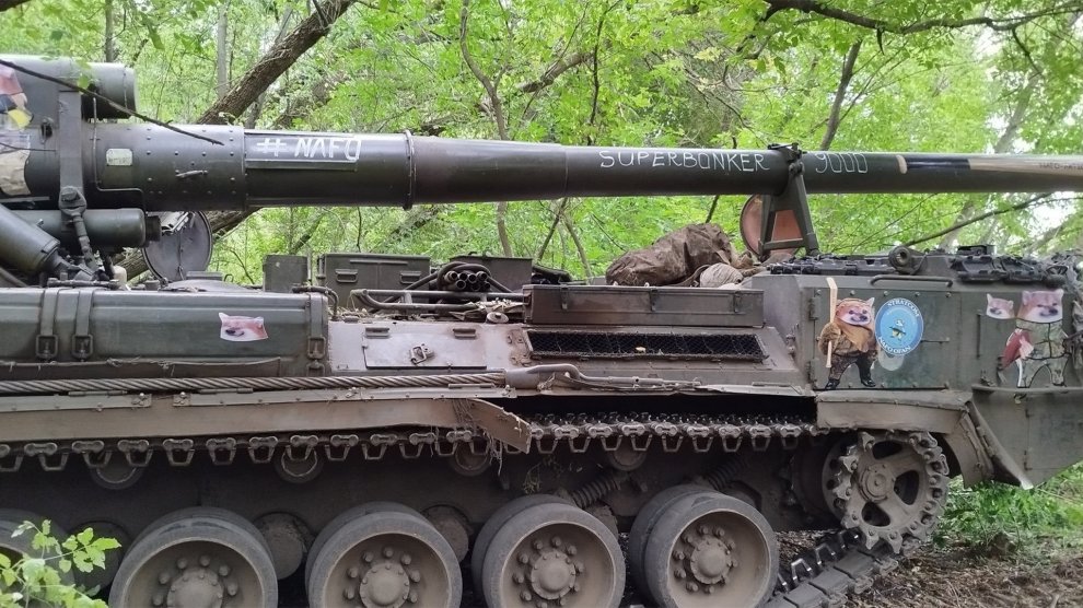 People are paying to put memes on Ukrainian armor and munitions