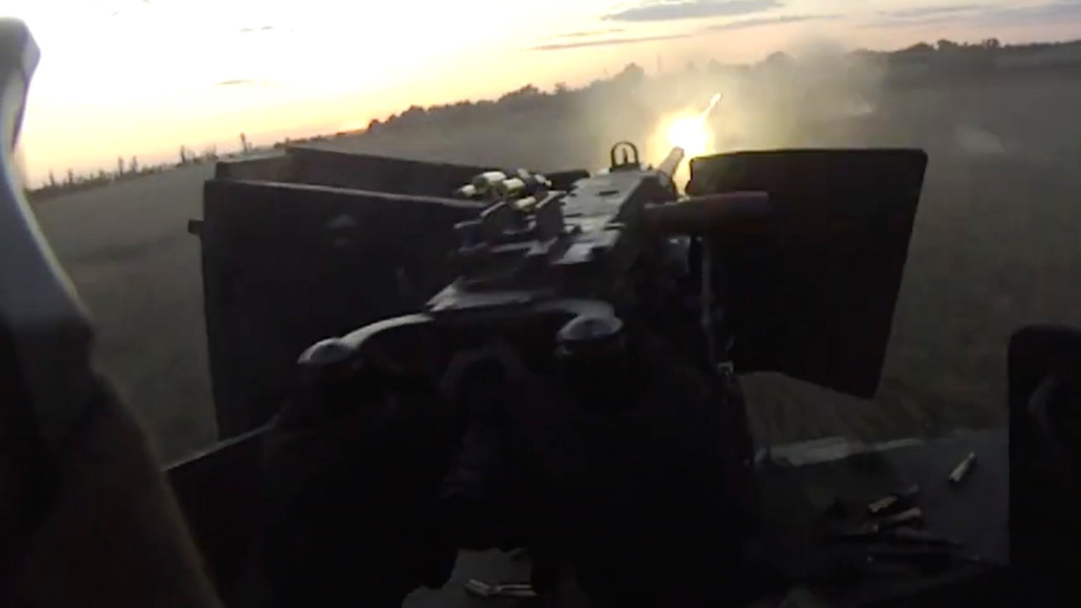 Ukraine combat video: Turret gunner runs out of ammo, switches to rockets