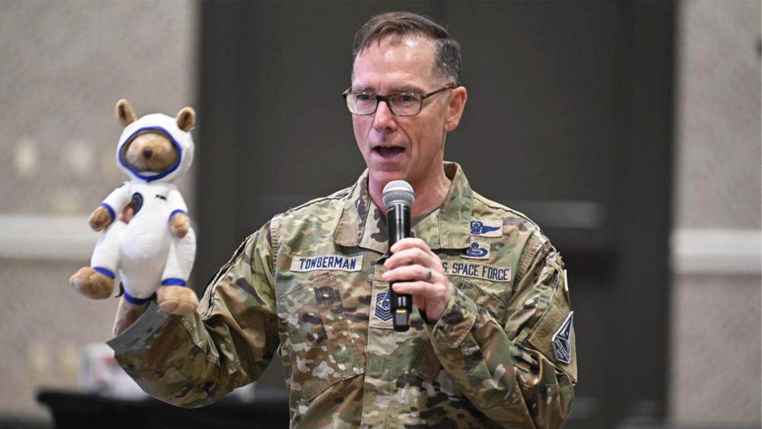 Top enlisted Space Force leader sings 'Don't Stop Believin'