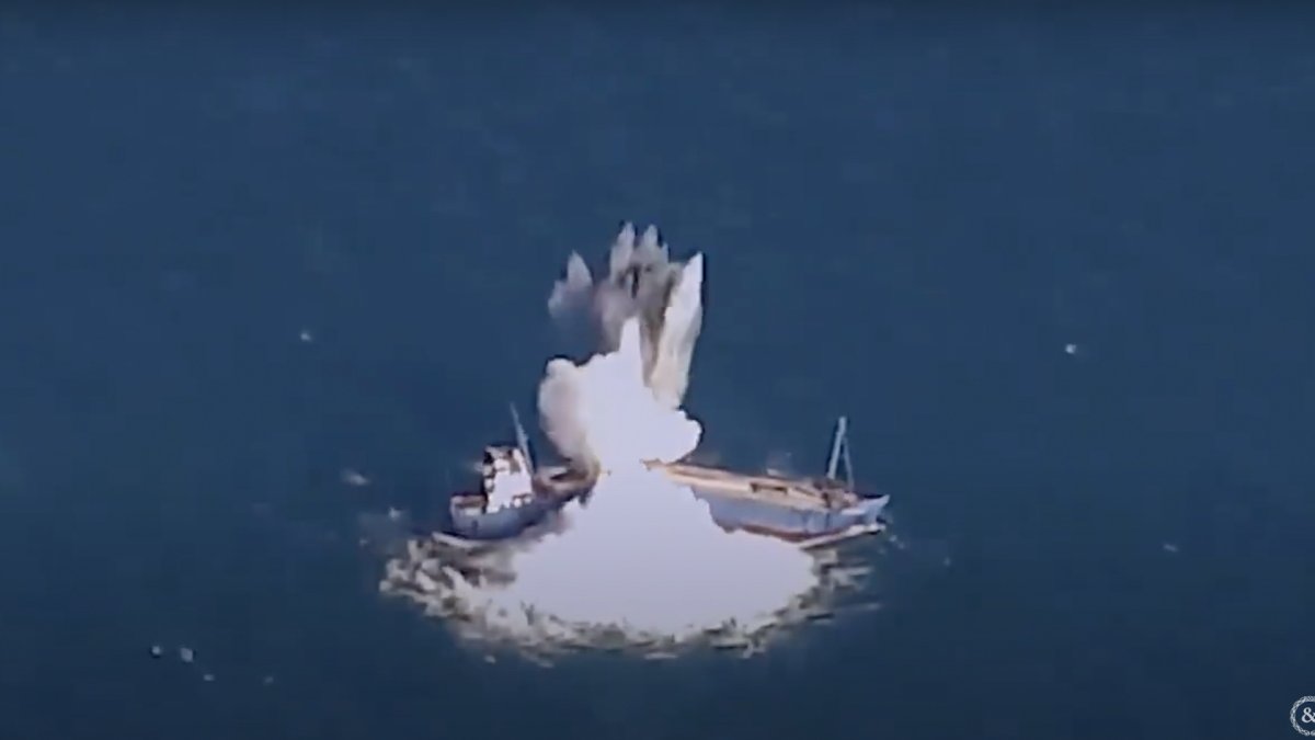 Watch the Air Force use one bomb to break a ship in half
