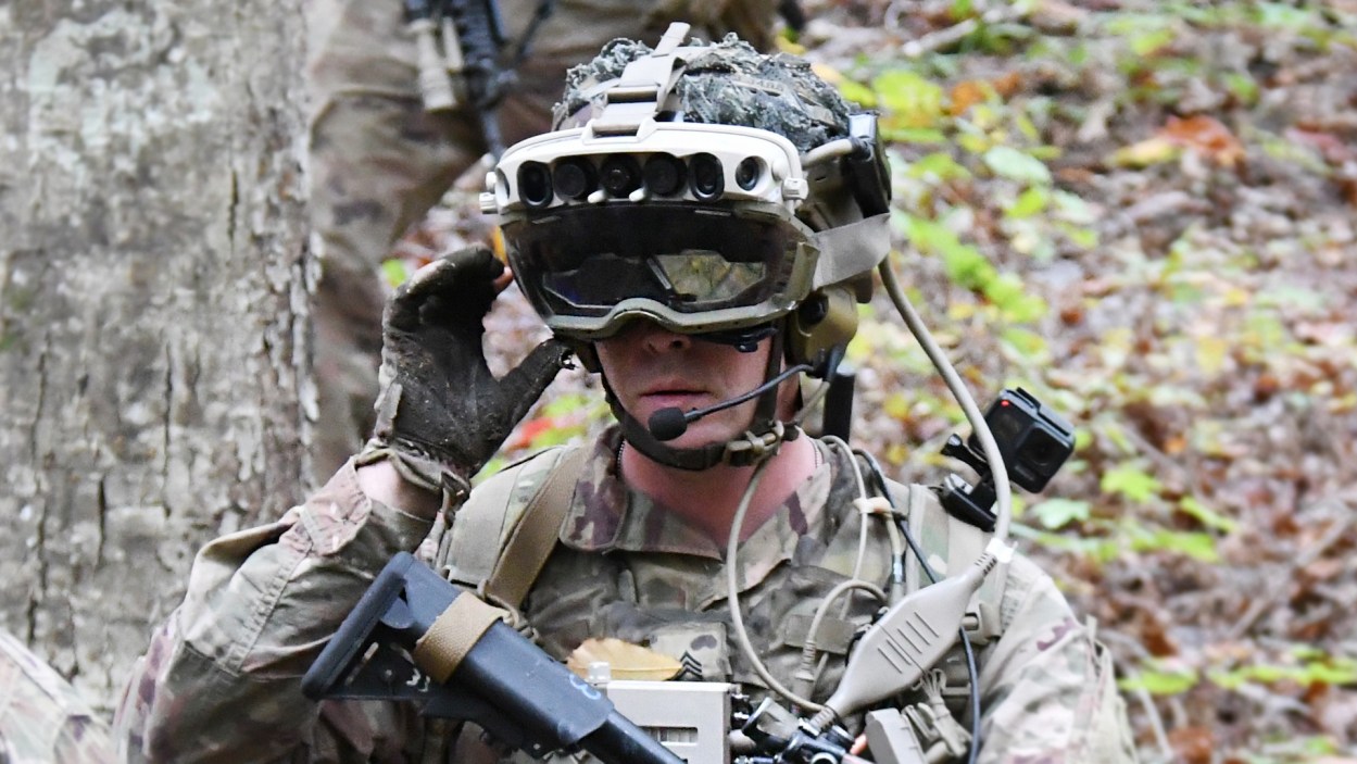 Army IVAS goggles give soldiers headaches, nausea, and neck pain