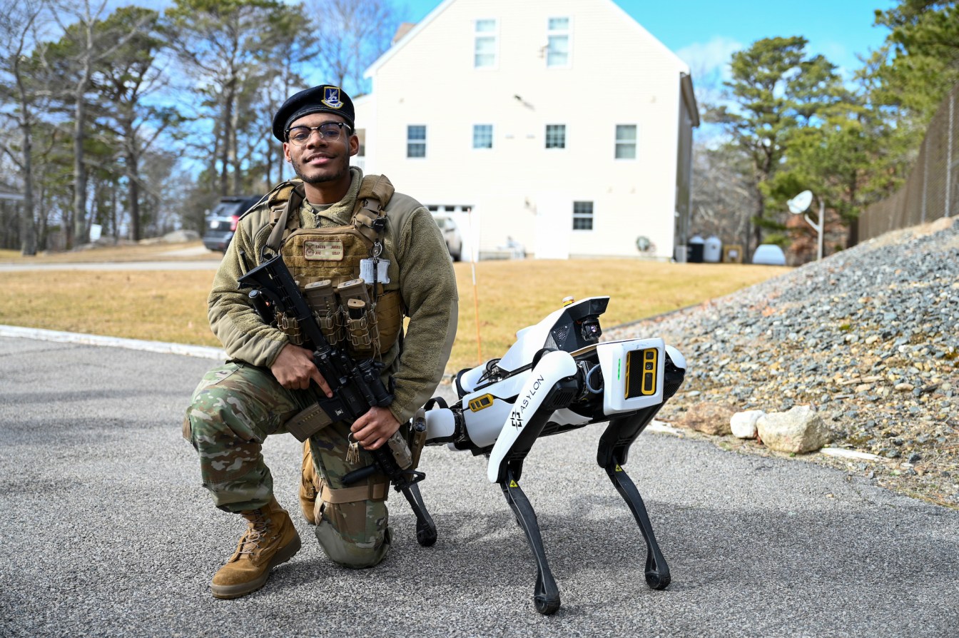 Robot dogs are taking over the US military