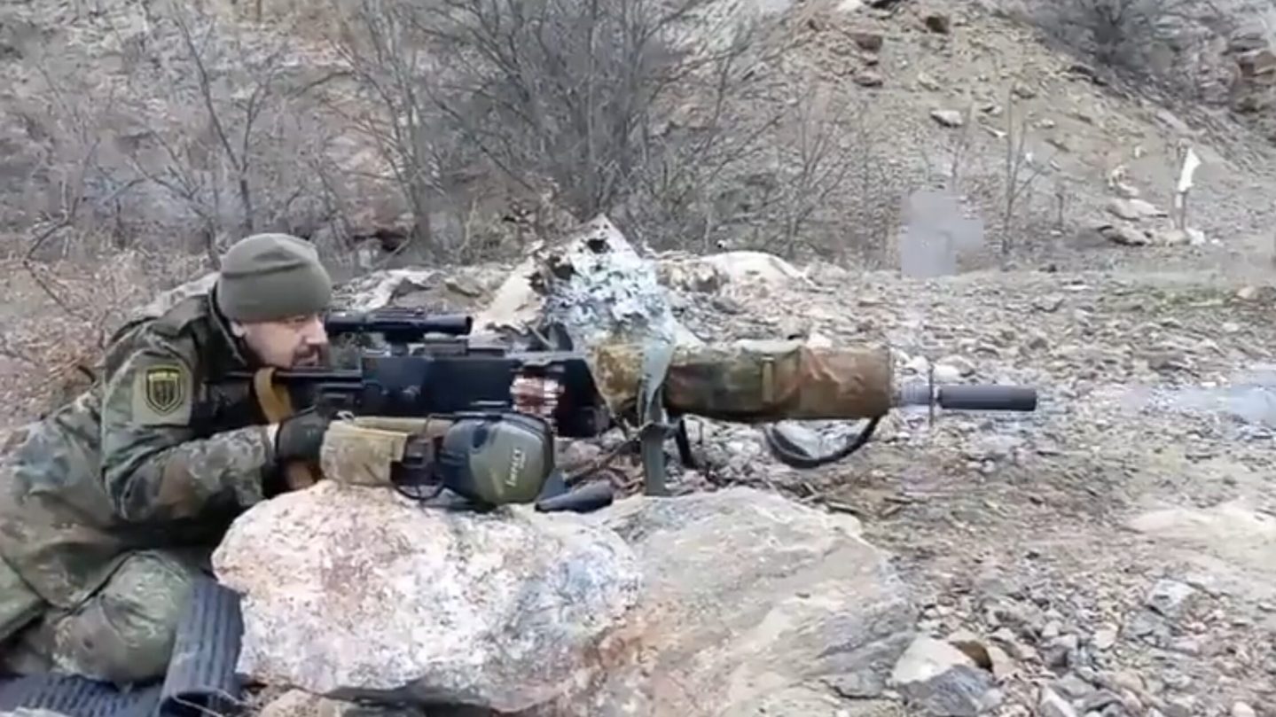 Why Ukraine is using World War I-era Maxim machine guns