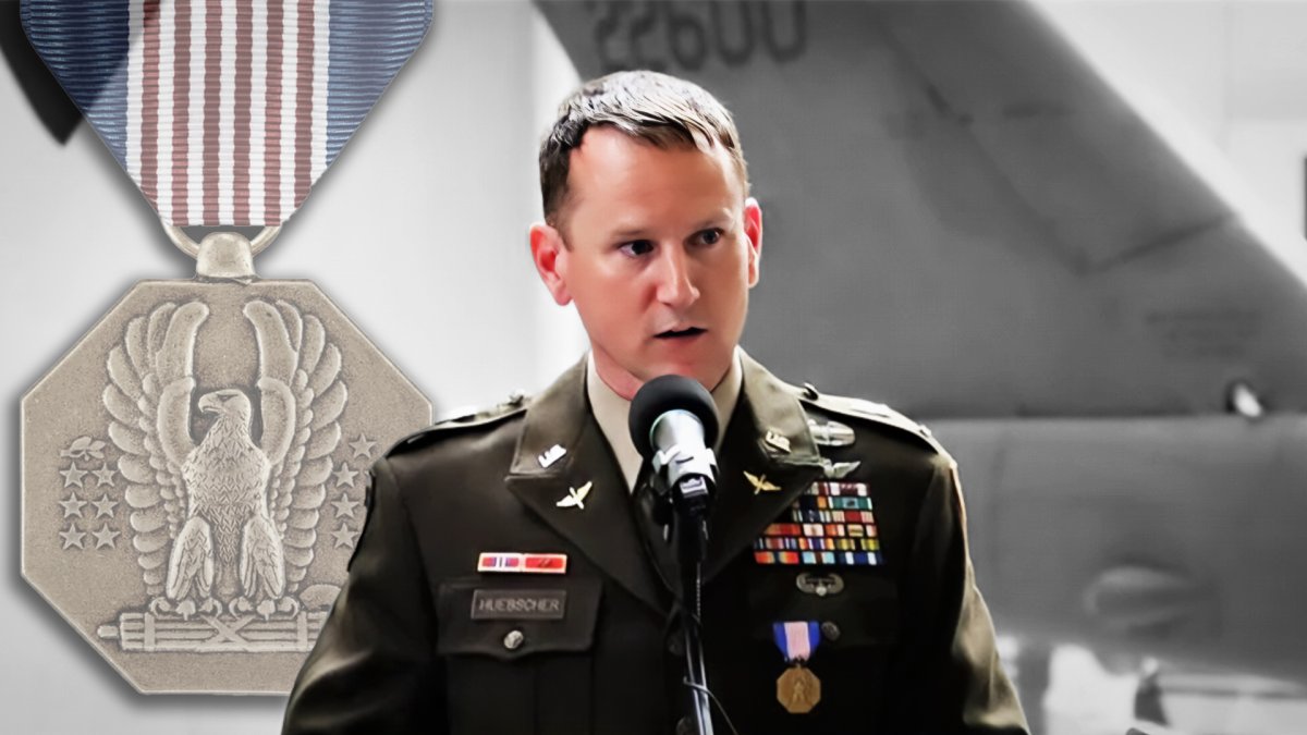 Army CW5 receives Soldier’s Medal for saving people from fire