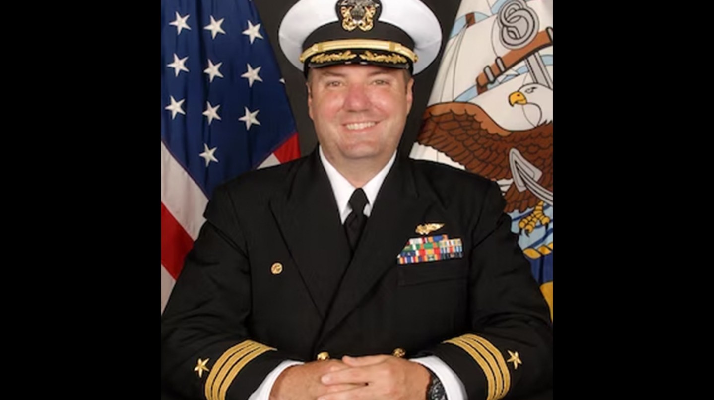 Navy fires commander of Growler squadron for "loss of confidence"