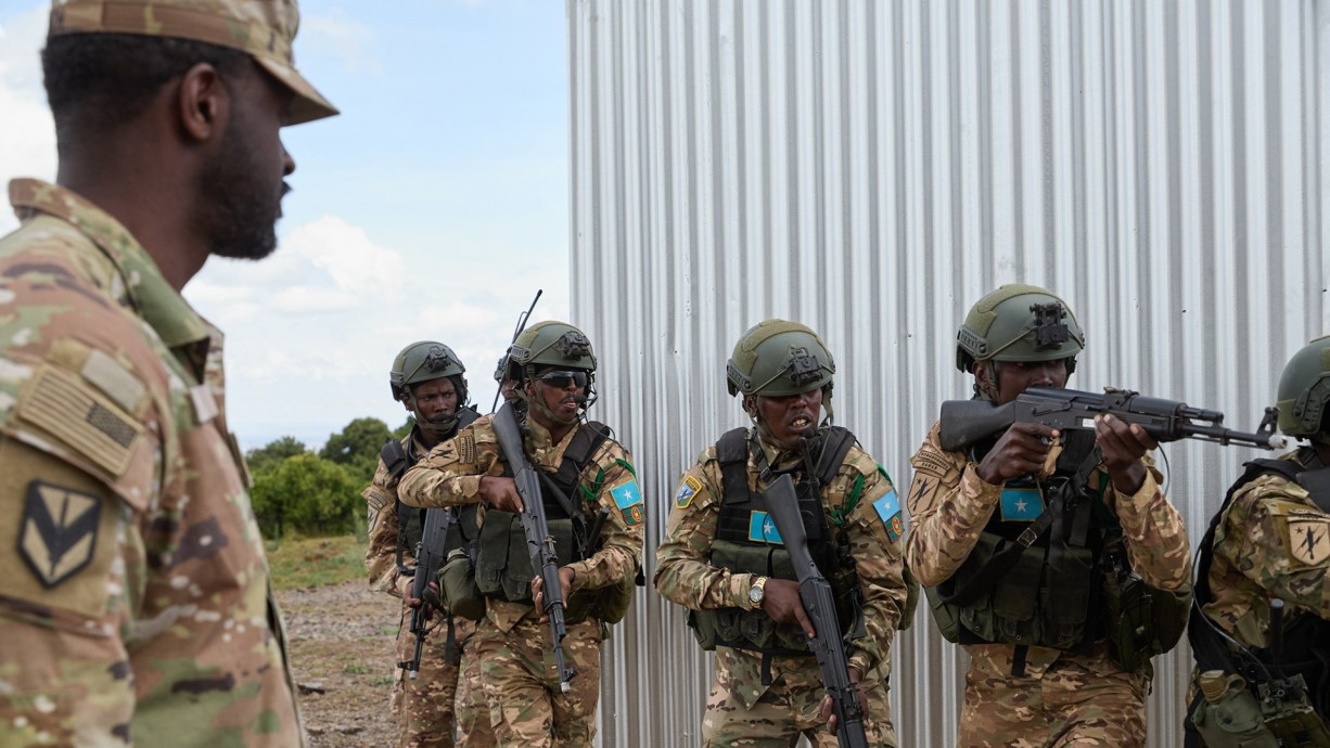 Somali troops train alongside U.S. forces in military exercise