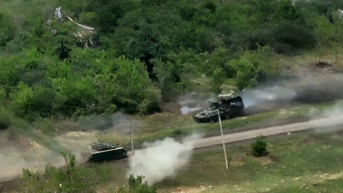 What is the Avenger air defense system the US is sending to Ukraine?