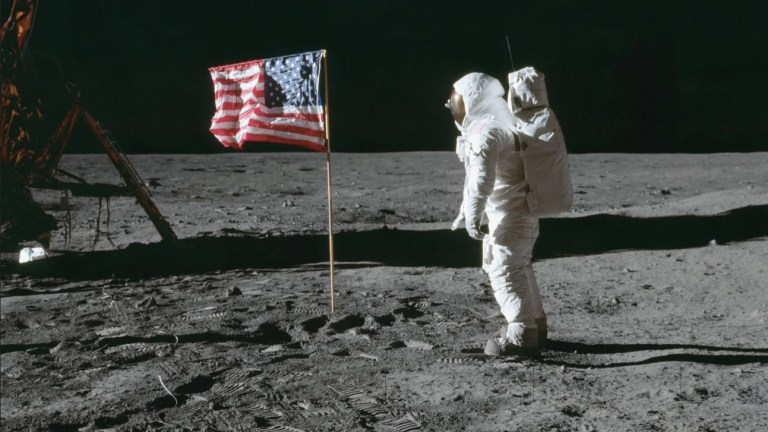 55 years ago, the military pilots of Apollo 11 landed on the Moon ...