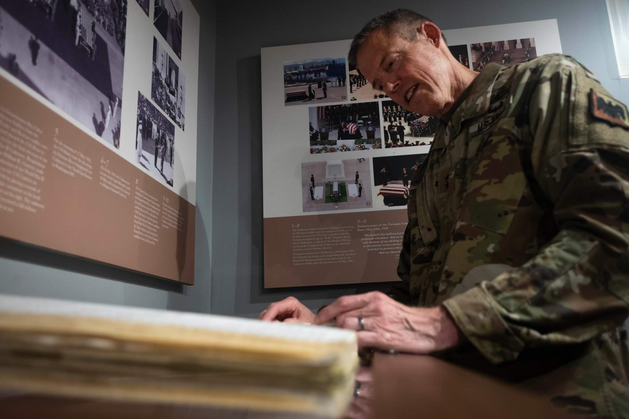 An Army general's final 'walk' at the Tomb of the Unknowns