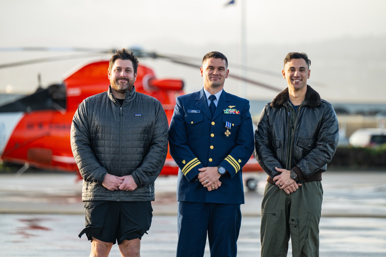 Coast Guard pilot receives top flying honor for helicopter rescue ...