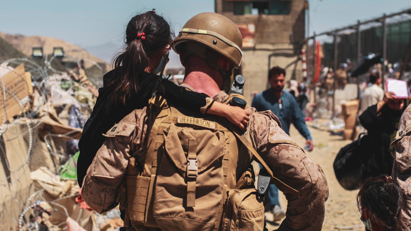 A female National Guard soldier has successfully graduated from Army ...
