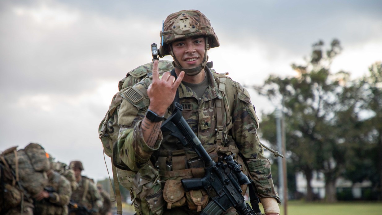 Army reveals designs for Mountaineering and Mariner Badges