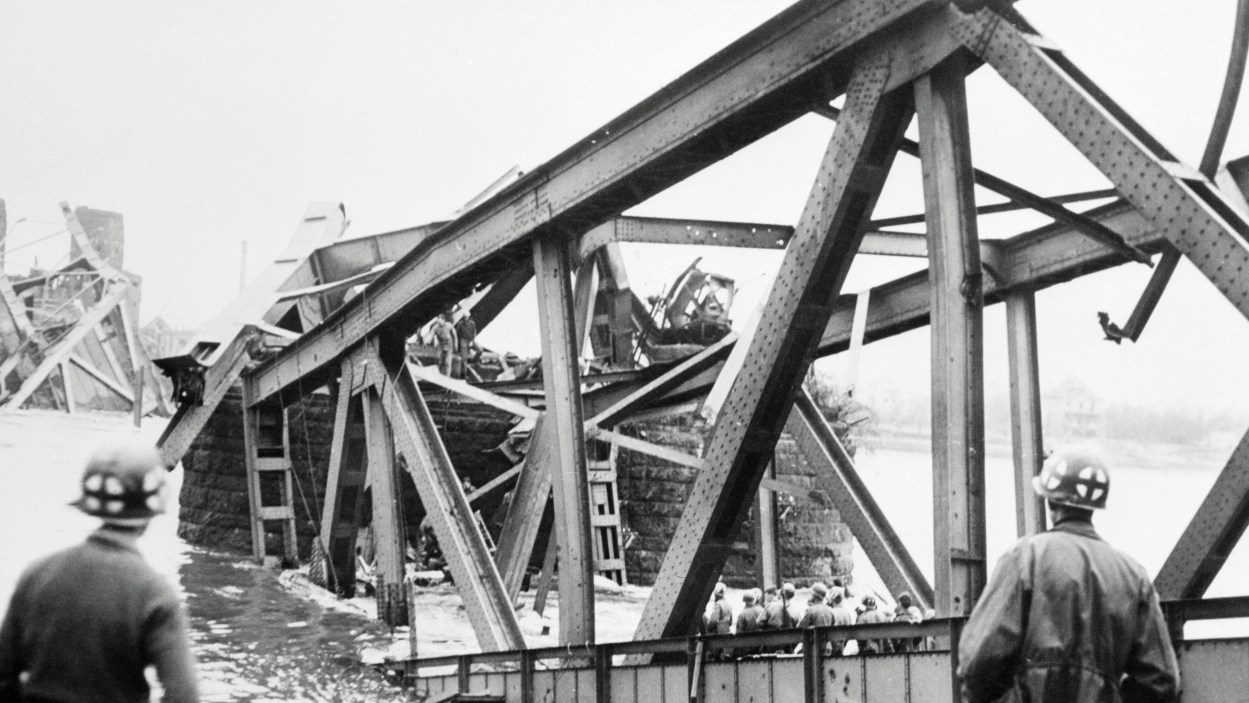 80 years ago the Allies found their bridge across the Rhine - Task ...