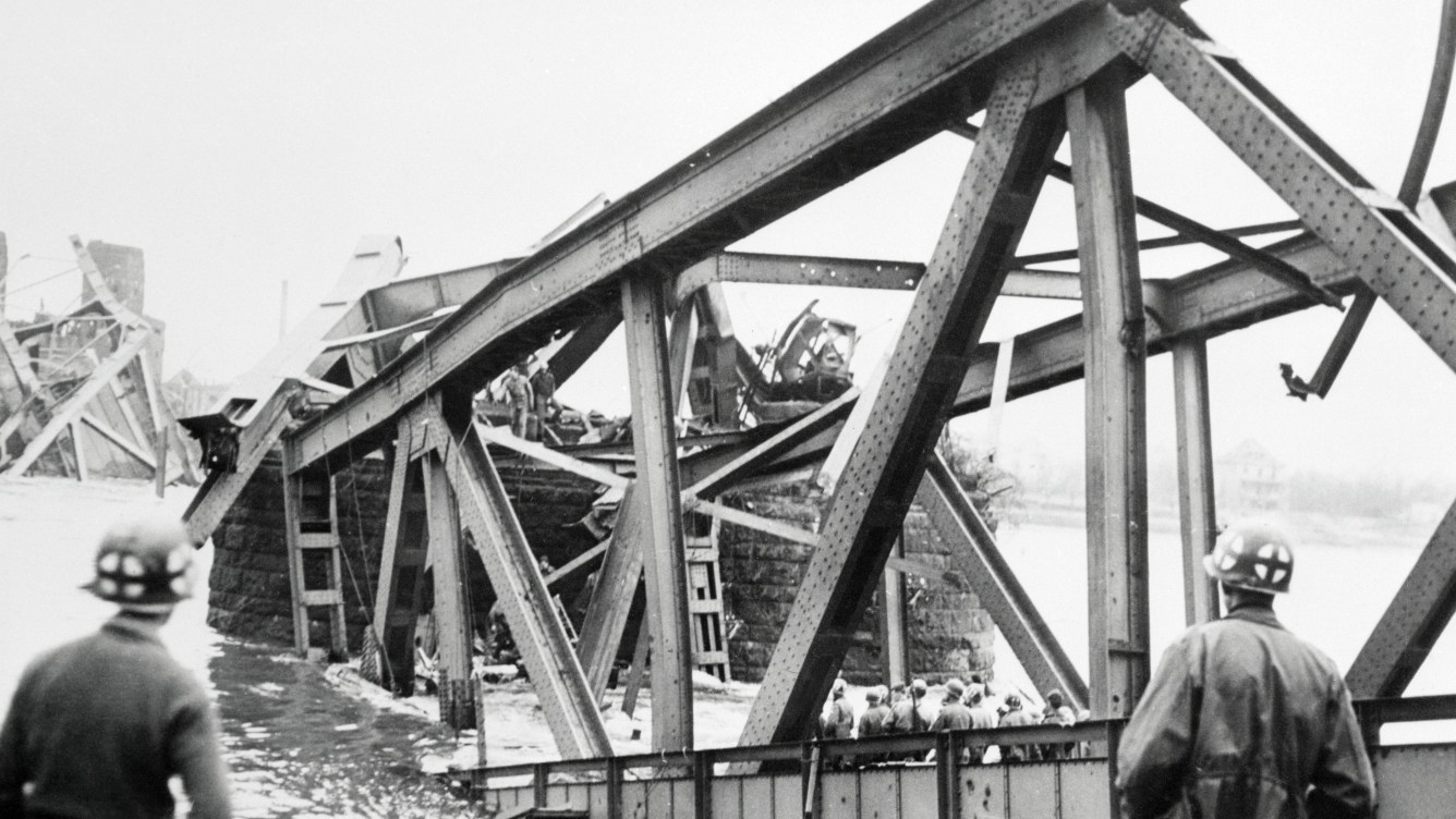 80 years ago the Allies found their bridge across the Rhine - Task ...