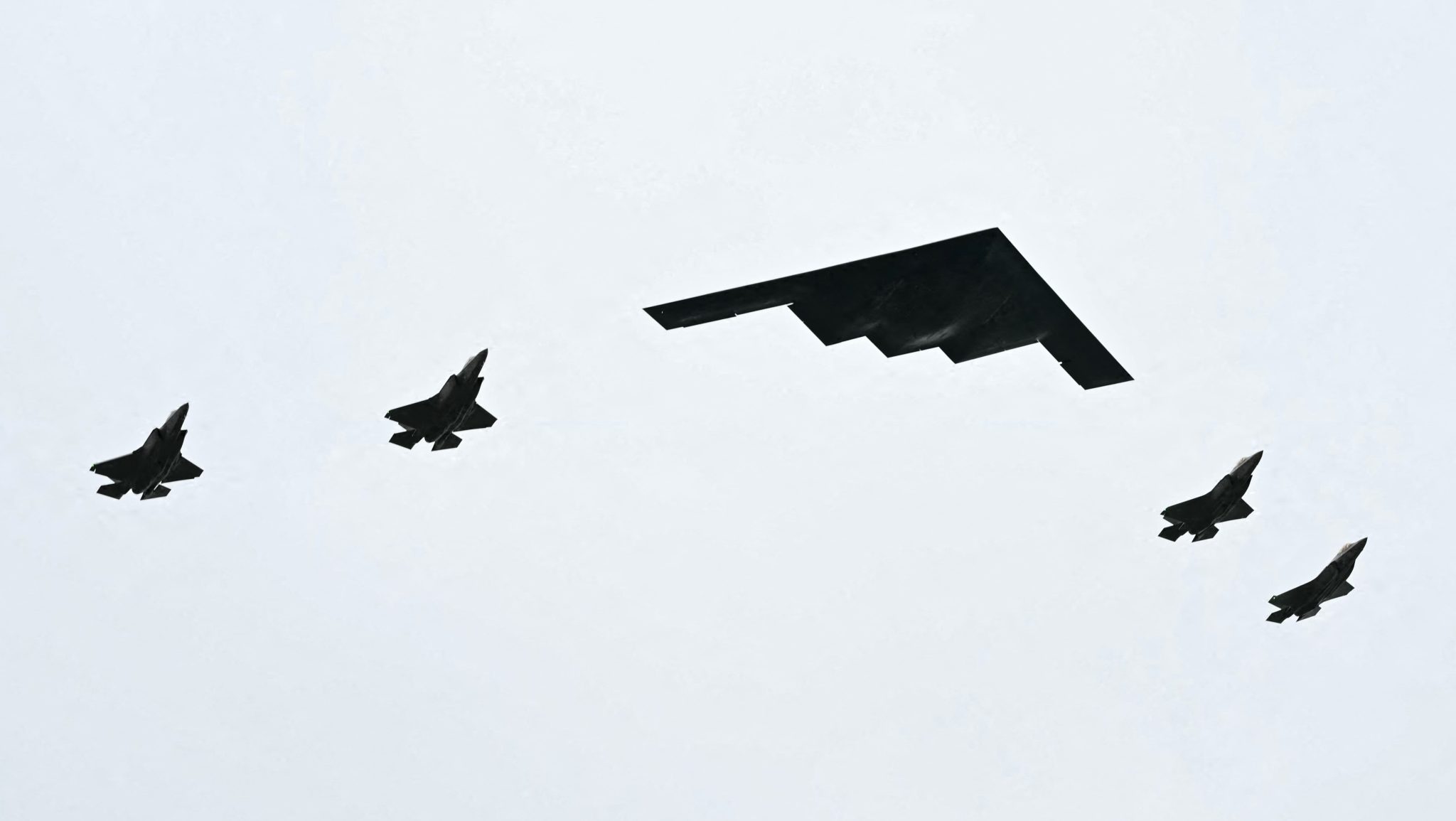 A B-2 bomber buzzed over Putin to open summit in Alaska