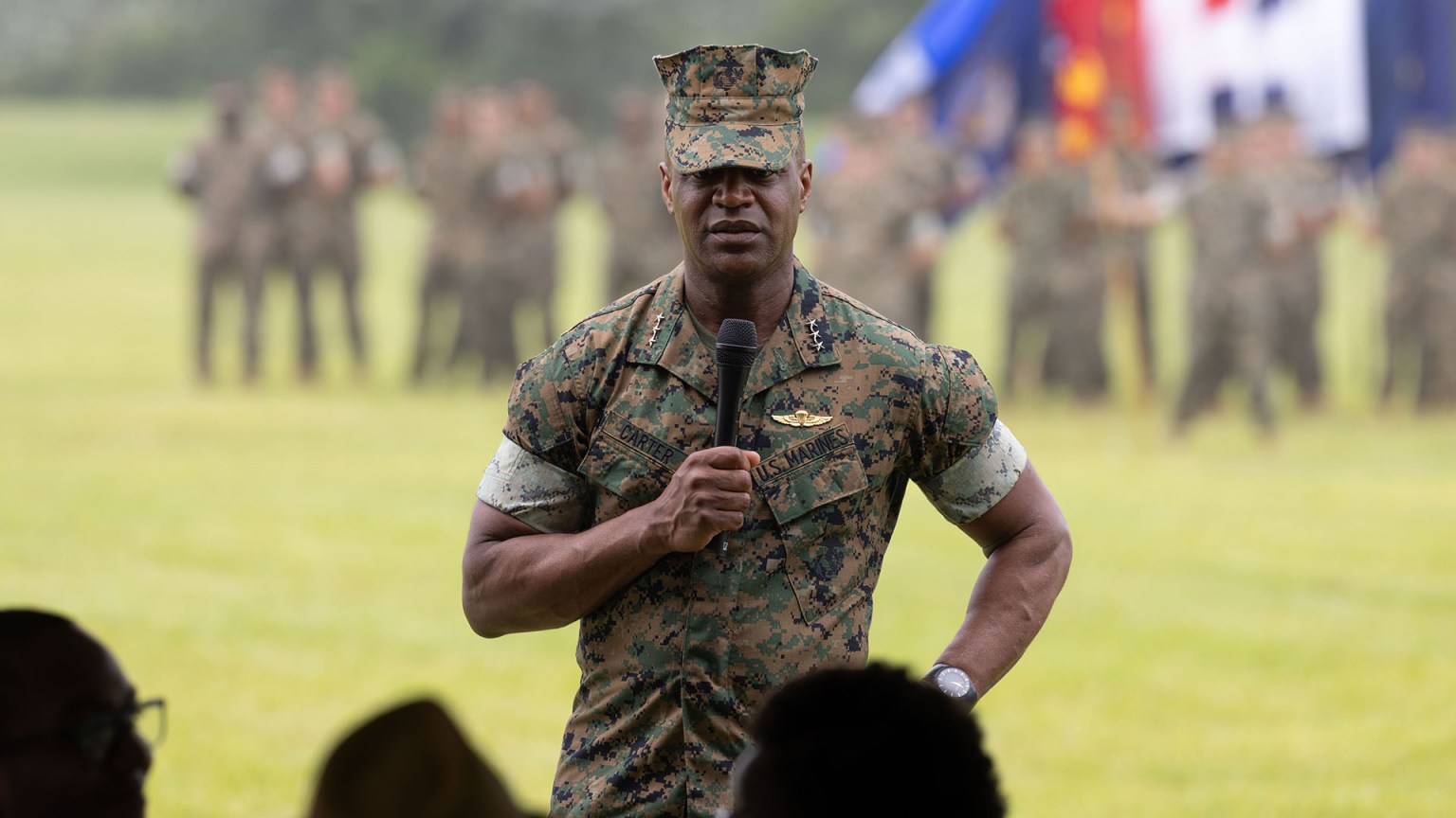 Marine general returns to boot camp 40 years after graduating