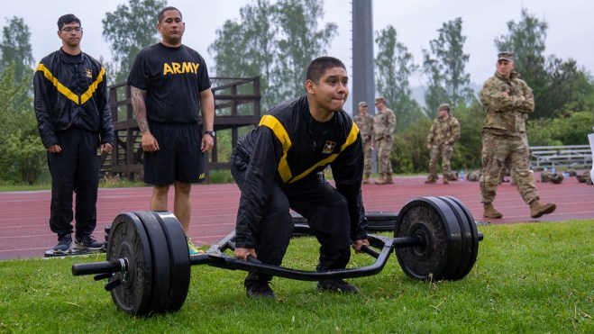 Soldiers with high fitness are now exempt from body fat standards