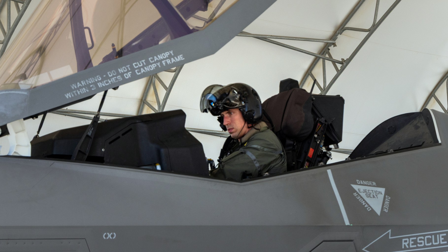 A-10 combat pilot prepares for 378-day NASA Mars simulation