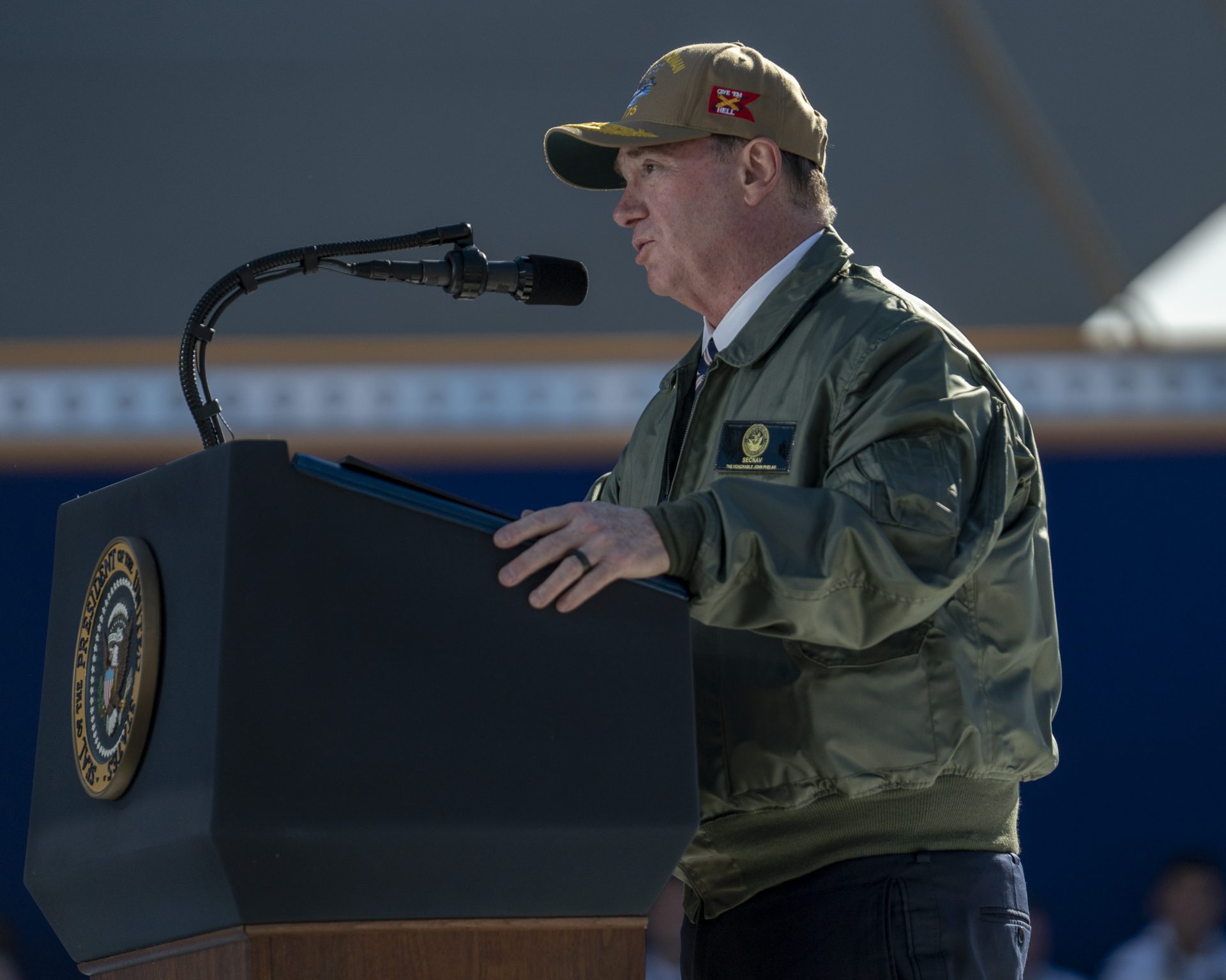 Navy to review Marines’ and sailors’ personal social media posts