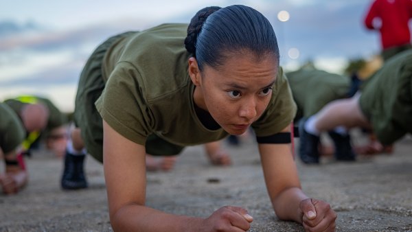 Marines moving to gender-neutral PT tests for combat jobs