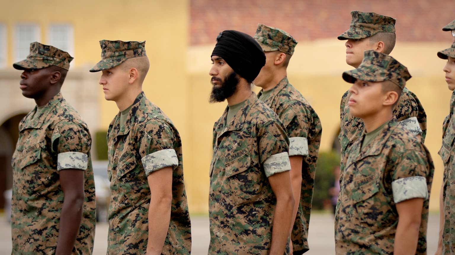 Pentagon cracks down on issuing religious waivers for beards