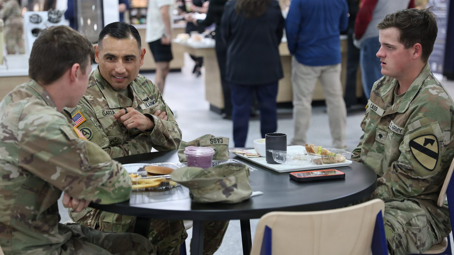 As Army expands new dining hall plan, demand for delivery grows