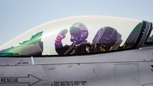 Air Force offers pilots up to $50,000 annual bonuses to keep flying
